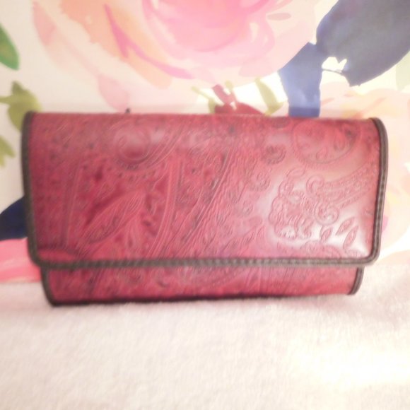 Relic wallet oxblood in color | Bags | Relic Wallet Hand Tooled Red ...